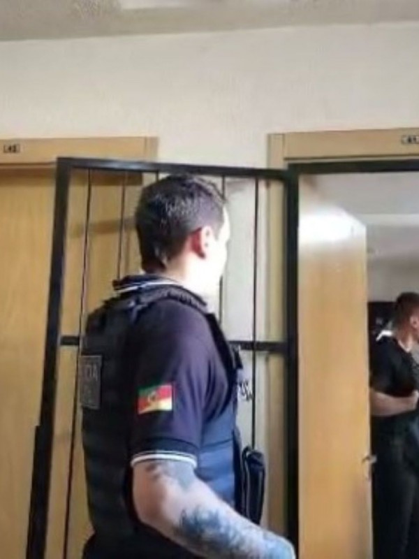 Polícia Civil prende quatro pessoas que aplicavam o golpe da casa ... Polícia Civil prende quatro pessoas que aplicavam o golpe da casa ...